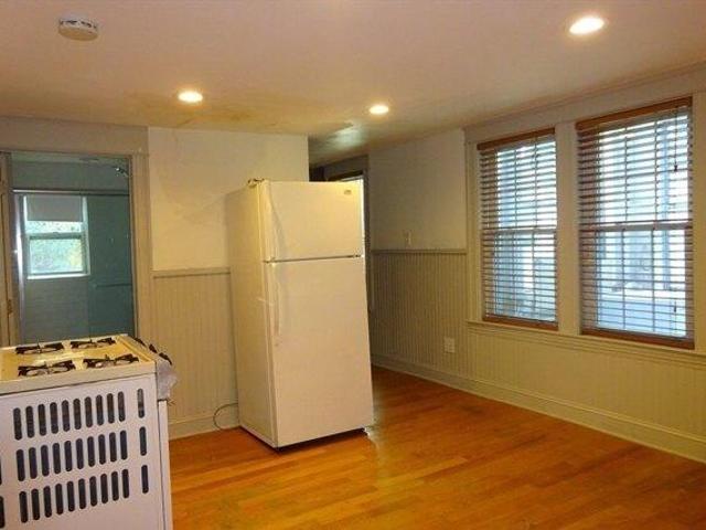 house with 4 bedroom, Shrewsbury MA ES103808123