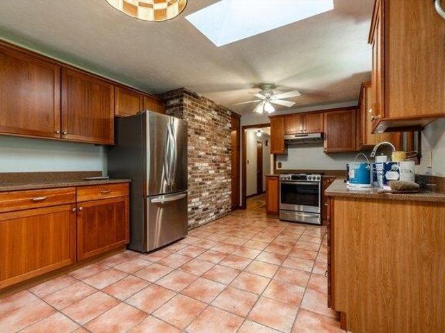house with 4 bedroom, Shrewsbury MA ES103887754