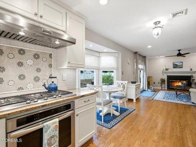 house with 4 bedroom, Shrewsbury NJ ES104920952