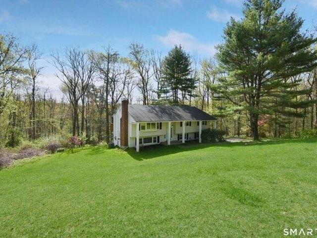 house with 4 bedroom, Simsbury CT DLS102763095