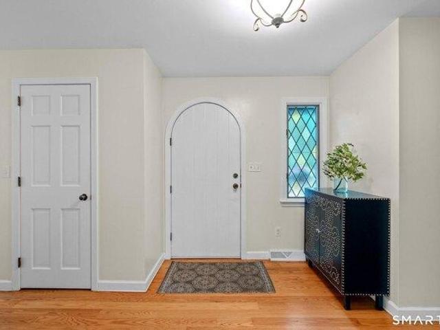 house with 4 bedroom, Simsbury CT DS104233267
