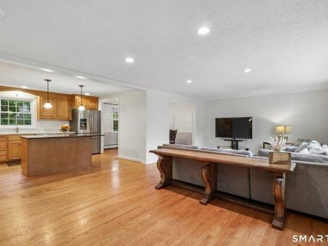house with 4 bedroom, Simsbury CT ES103187409