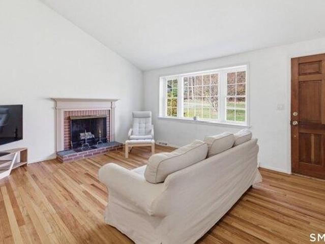 house with 4 bedroom, Simsbury CT ES103127692