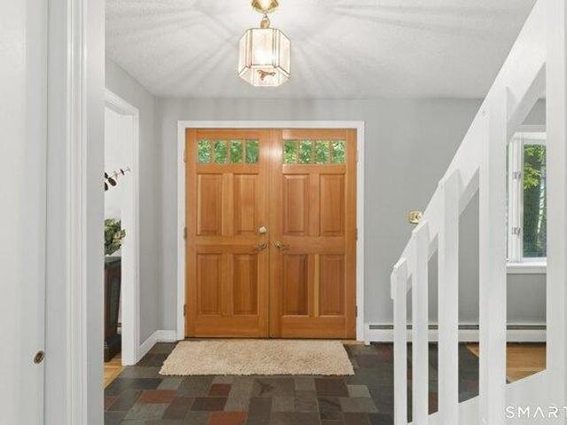 house with 4 bedroom, Simsbury CT ES103885020