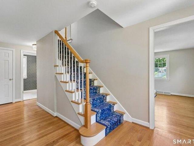 house with 4 bedroom, Simsbury CT ES104851127