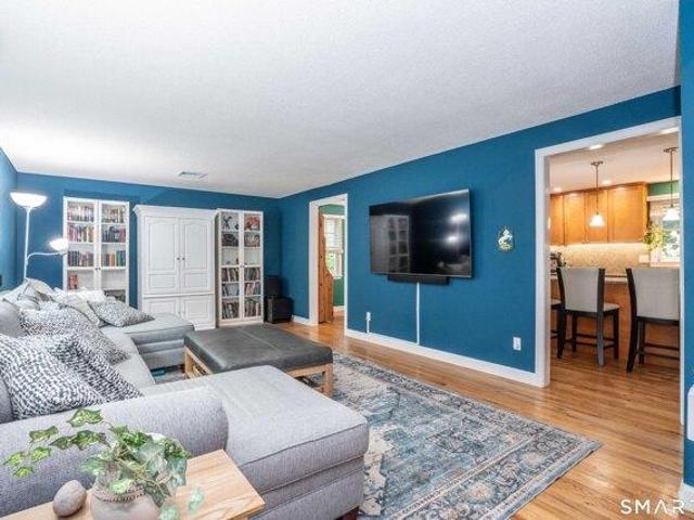 house with 4 bedroom, Simsbury CT ES104853336