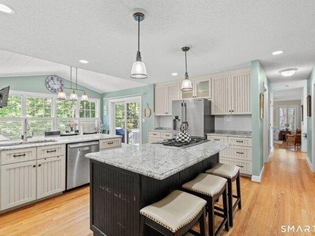 house with 4 bedroom, Simsbury CT ES104807659