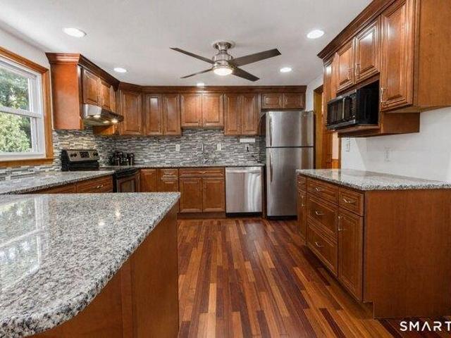 house with 4 bedroom, Simsbury CT ES104809756
