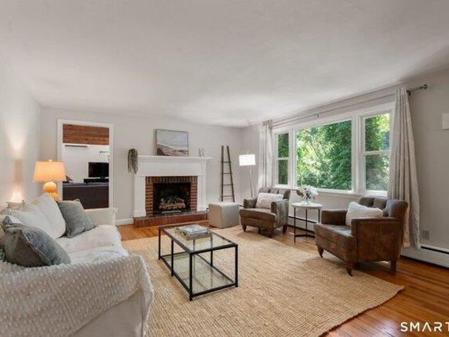 house with 4 bedroom, Simsbury CT ES105189916