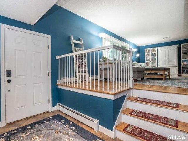 house with 4 bedroom, Simsbury CT ES105190849