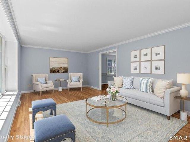 house with 4 bedroom, Simsbury CT ES105191516