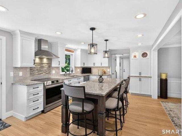 house with 4 bedroom, Simsbury CT ES105104847