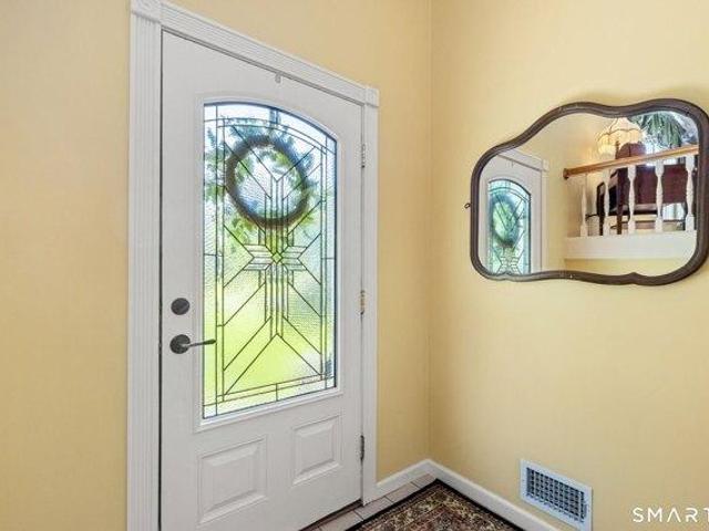 house with 4 bedroom, Simsbury CT ES105207502