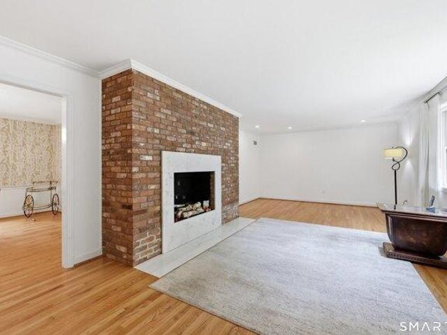 house with 4 bedroom, Simsbury CT ES105229785