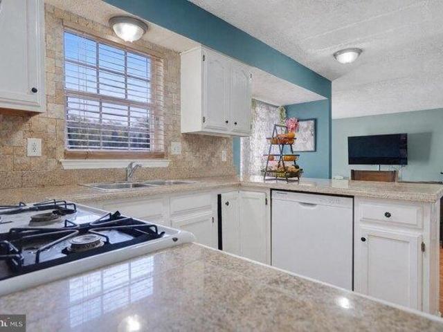 house with 4 bedroom, Sicklerville NJ ES105193158