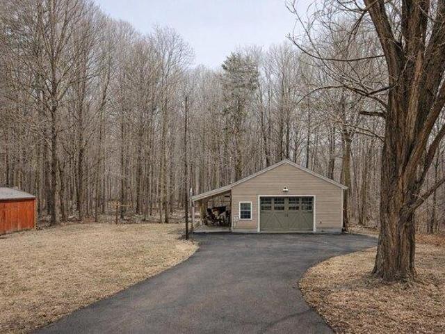 house with 4 bedroom, Somersworth NH DLS102156366