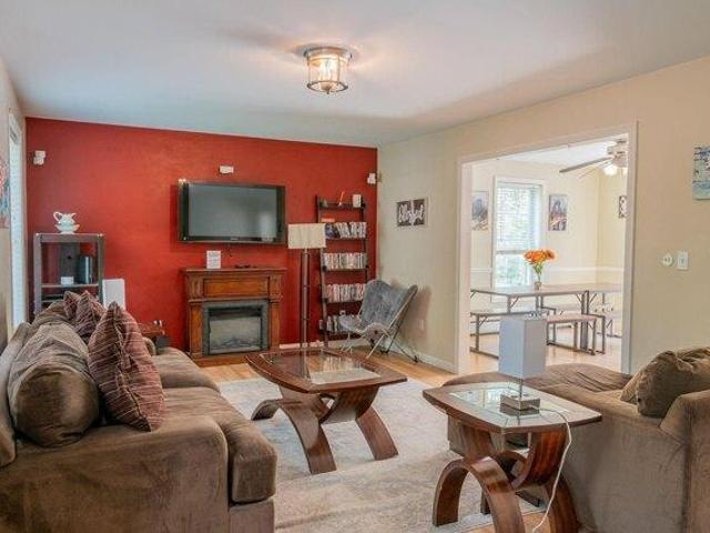 house with 4 bedroom, Somersworth NH ES103499658
