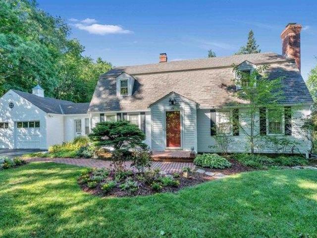 house with 4 bedroom, Somersworth NH ES105159754