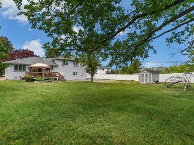 house with 4 bedroom, Somerset MA ES105116547
