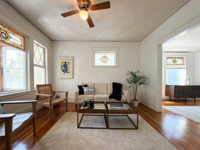 house with 4 bedroom, Somerville MA ES104329509