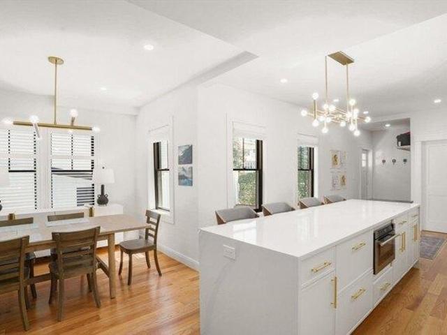 house with 4 bedroom, Somerville MA ES104904126