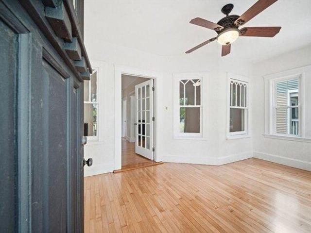 house with 4 bedroom, Somerville MA ES105109326