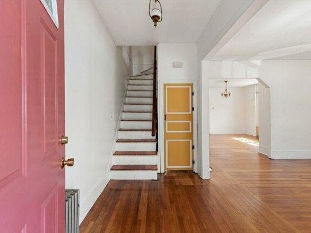 house with 4 bedroom, Somerville MA ES105124294