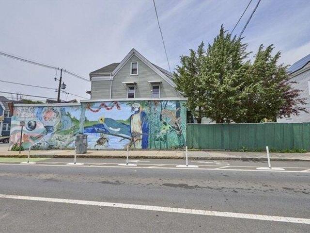 house with 4 bedroom, Somerville MA ES105159273