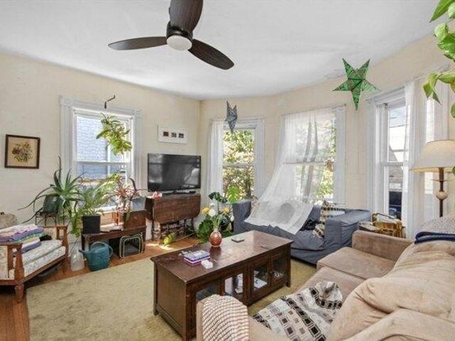 house with 4 bedroom, Somerville MA ES103435066