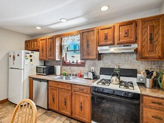 house with 4 bedroom, Somerville MA ES103809458