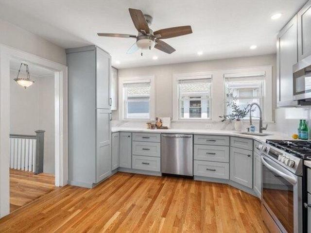 house with 4 bedroom, Somerville MA ES103887287