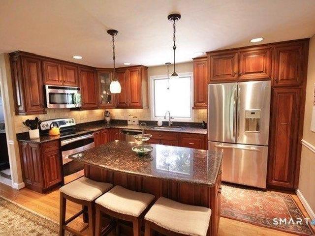 house with 4 bedroom, South Windsor CT DLS102824190