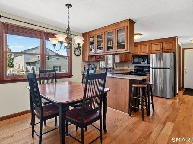 house with 4 bedroom, South Windsor CT DLS102824870