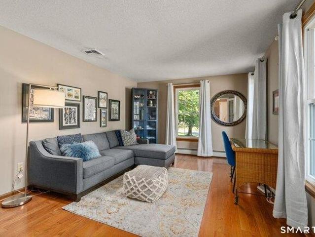 house with 4 bedroom, South Windsor CT DS104149555