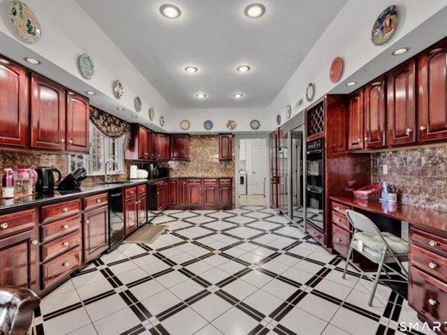 house with 4 bedroom, South Windsor CT DS102729354