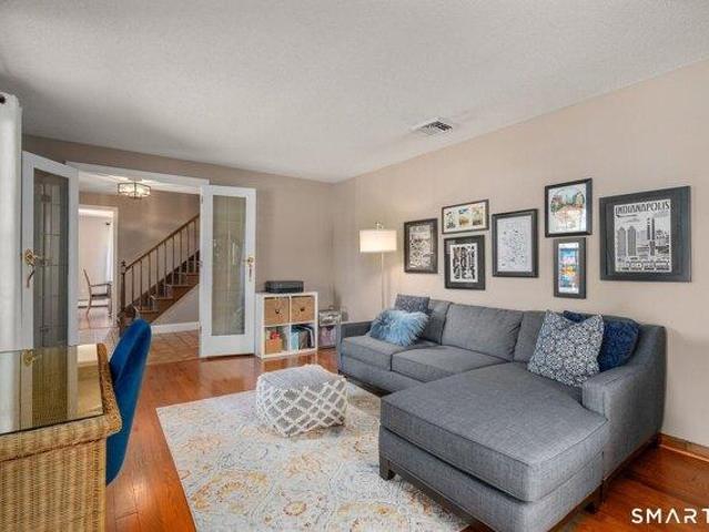 house with 4 bedroom, South Windsor CT ES104149555