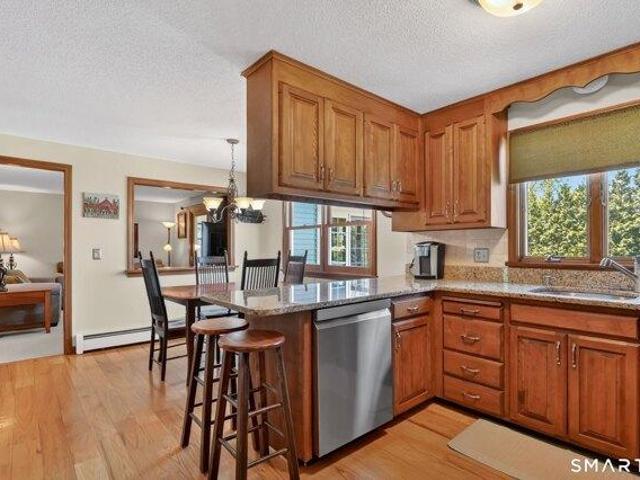 house with 4 bedroom, South Windsor CT ES102824870
