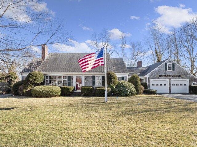 house with 4 bedroom, South Yarmouth MA DS89808338