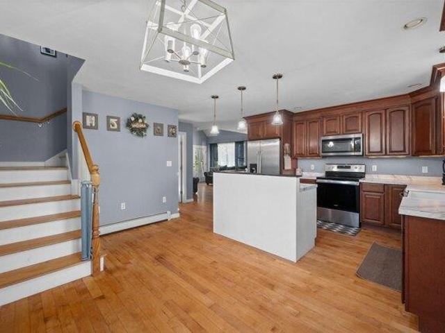 house with 4 bedroom, South Berwick ME ES104008015