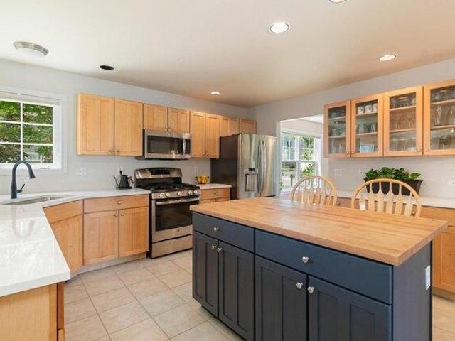 house with 4 bedroom, South Burlington VT ES104480060