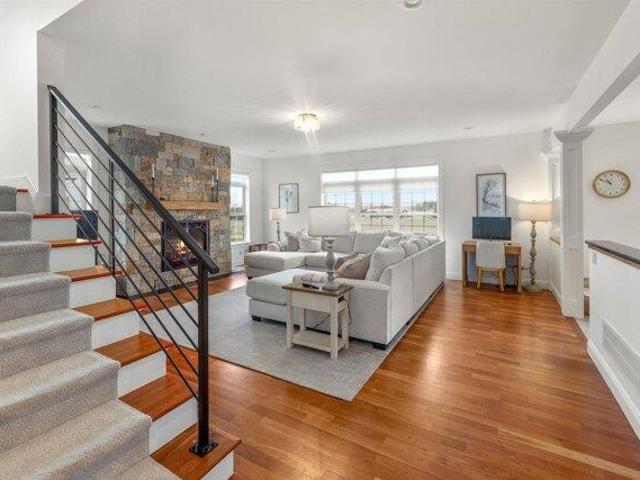 house with 4 bedroom, South Burlington VT ES105192024