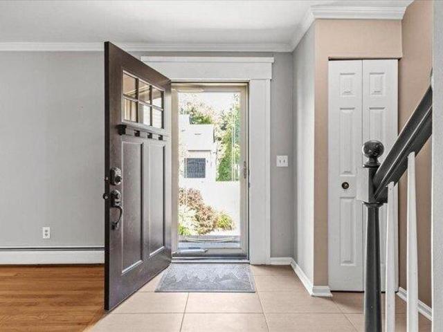 house with 4 bedroom, South Burlington VT ES103127323