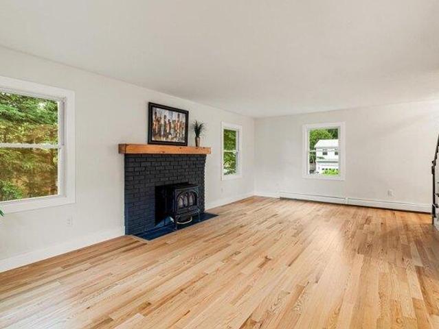 house with 4 bedroom, South Burlington VT ES103431915