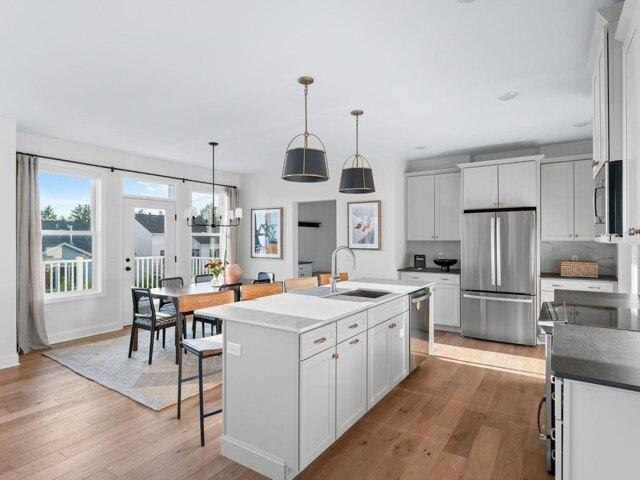 house with 4 bedroom, South Burlington VT ES103929506