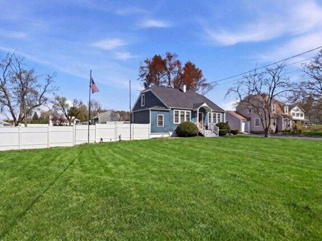house with 4 bedroom, South Hadley MA DLS102158801