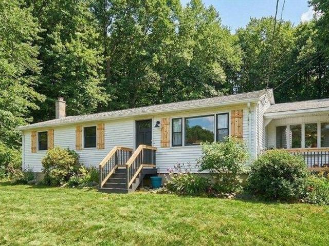house with 4 bedroom, South Hadley MA DLS102370937