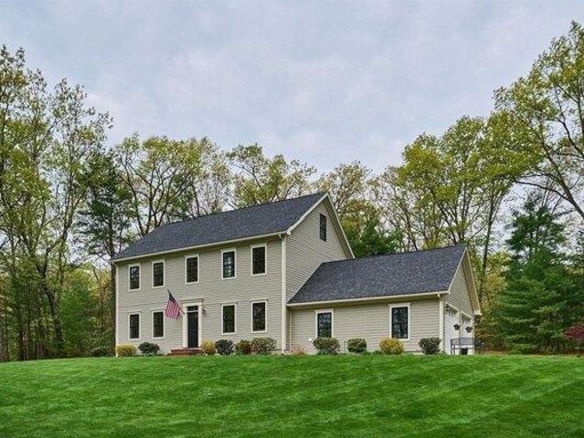 house with 4 bedroom, South Hadley MA DS104075950