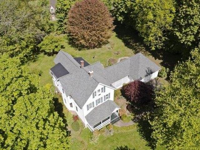house with 4 bedroom, South Hadley MA ES102827488