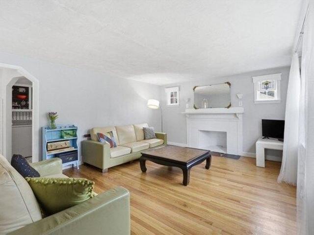 house with 4 bedroom, South Hadley MA ES103035018