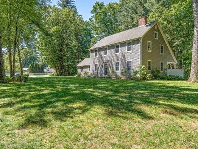 house with 4 bedroom, South Hadley MA ES104851667